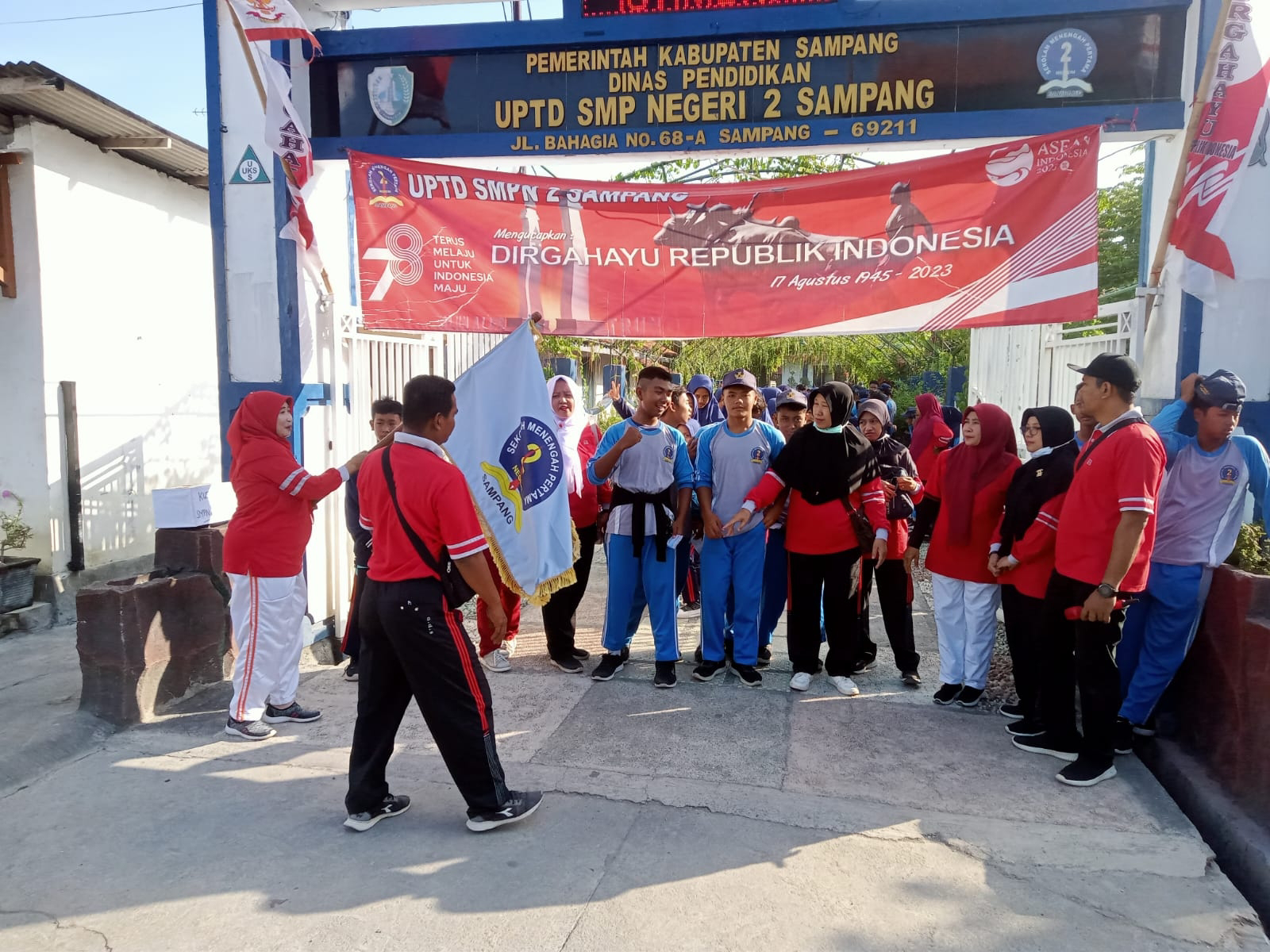 Peringati HUT RI Ke 78, SMPN 2 Sampang Gelar Senam Dan JJS Peringati HUT RI Ke 78, SMPN 2 Sampang Gelar Senam Dan JJS