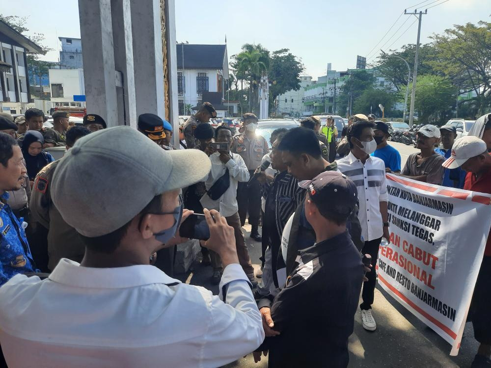 Tekan Peredaran Minol, Pemkot Banjarmasin Segera Bentuk Tim Pengawasan ... Tekan Peredaran Minol, Pemkot Banjarmasin Segera Bentuk Tim Pengawasan ...
