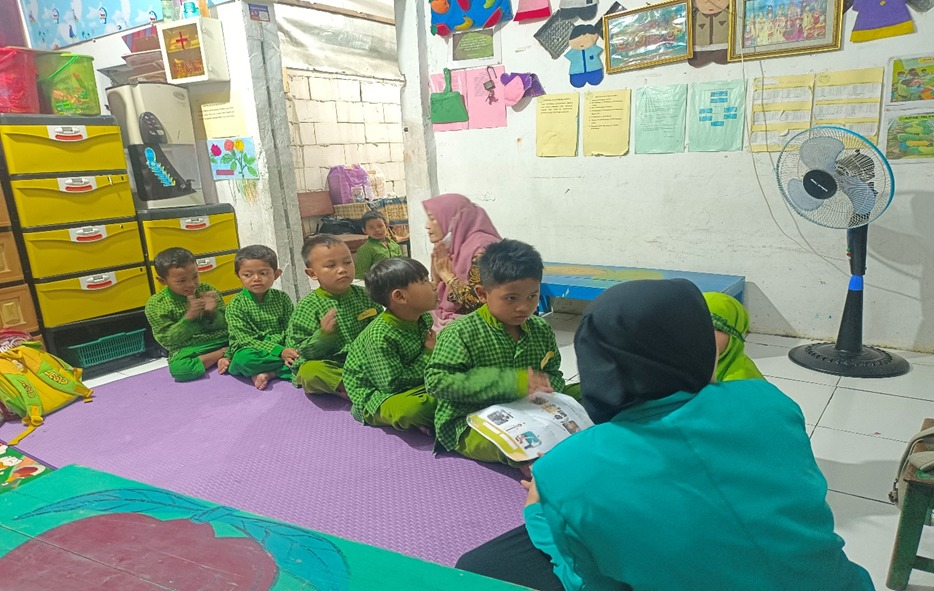 Terobosan Baru! Tim Pengabdian UMS Fasilitasi Kosakata Buku Bahasa ... Terobosan Baru! Tim Pengabdian UMS Fasilitasi Kosakata Buku Bahasa ...