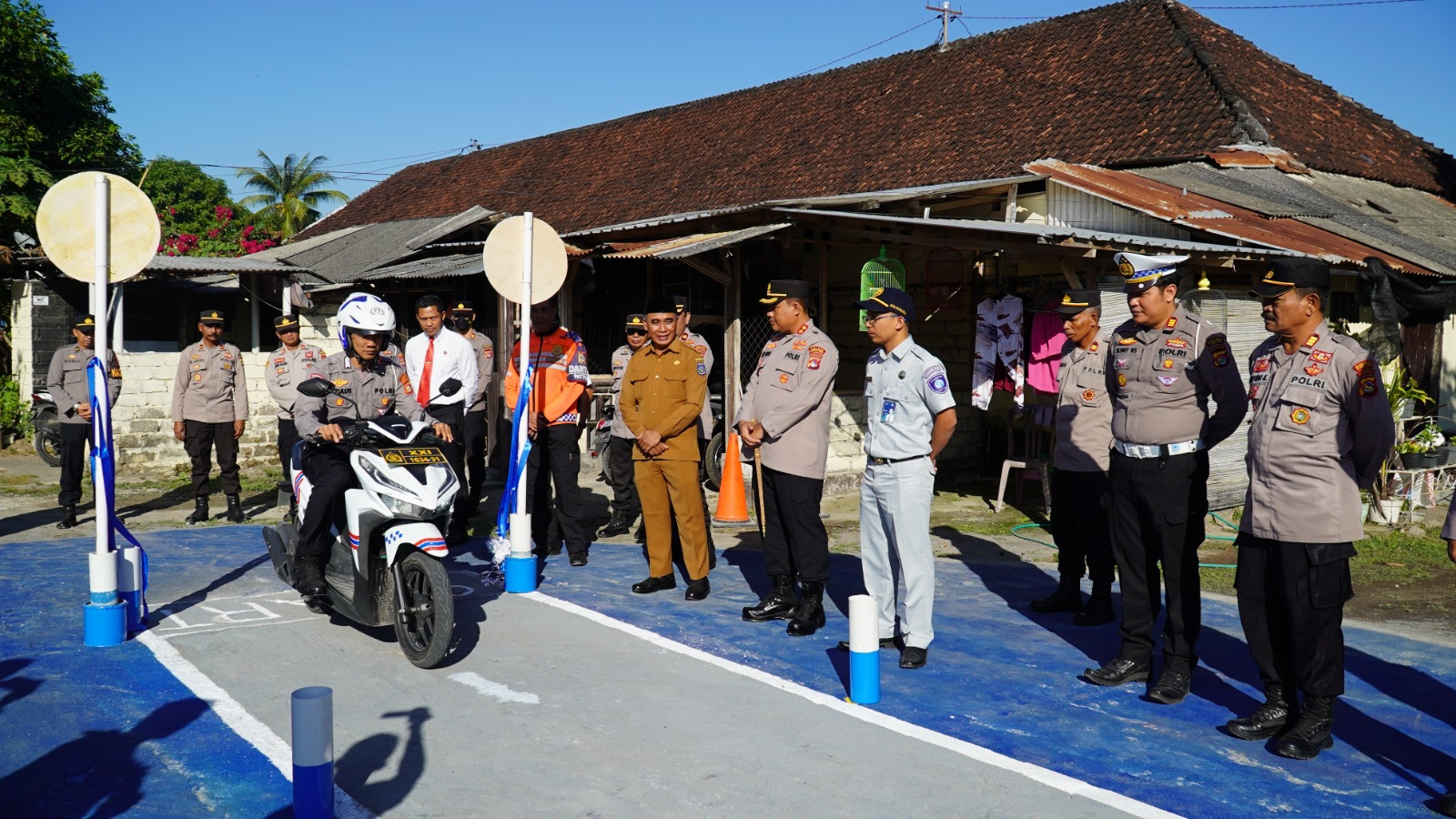 Polres Lotim Permudah Uji Praktik Pembuatan SIM - NTBPost.com Polres Lotim Permudah Uji Praktik Pembuatan SIM - NTBPost.com