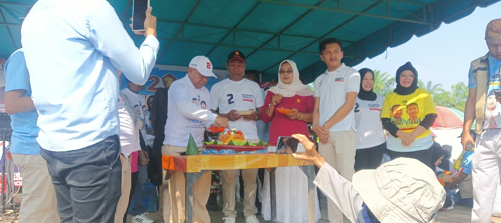 Memperingati Hari Ulang Tahun (HUT) Partai Gerindra ke-16 dan untuk ... Memperingati Hari Ulang Tahun (HUT) Partai Gerindra ke-16 dan untuk ...