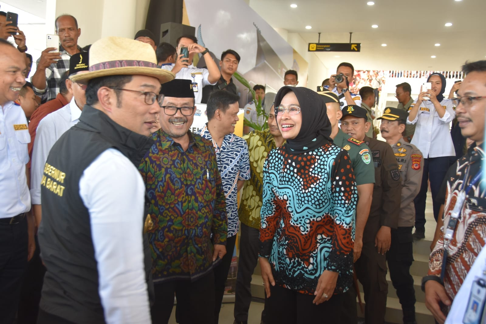 Terminal Ciledug Diresmikan, Ridwan Kamil: Akan Menjadi Magnet ... Terminal Ciledug Diresmikan, Ridwan Kamil: Akan Menjadi Magnet ...
