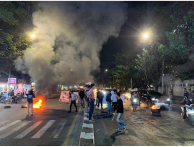 Kader HMI Kom. Syari’ah dan Hukum Menggelar Aksi Hingga Malam Hari ... Kader HMI Kom. Syari’ah dan Hukum Menggelar Aksi Hingga Malam Hari ...