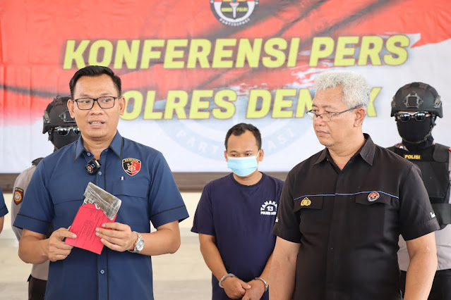 Sakit Hati Ditinggal Nikah, Pria di Demak Tega Bacok Mantan Kekasih Sakit Hati Ditinggal Nikah, Pria di Demak Tega Bacok Mantan Kekasih