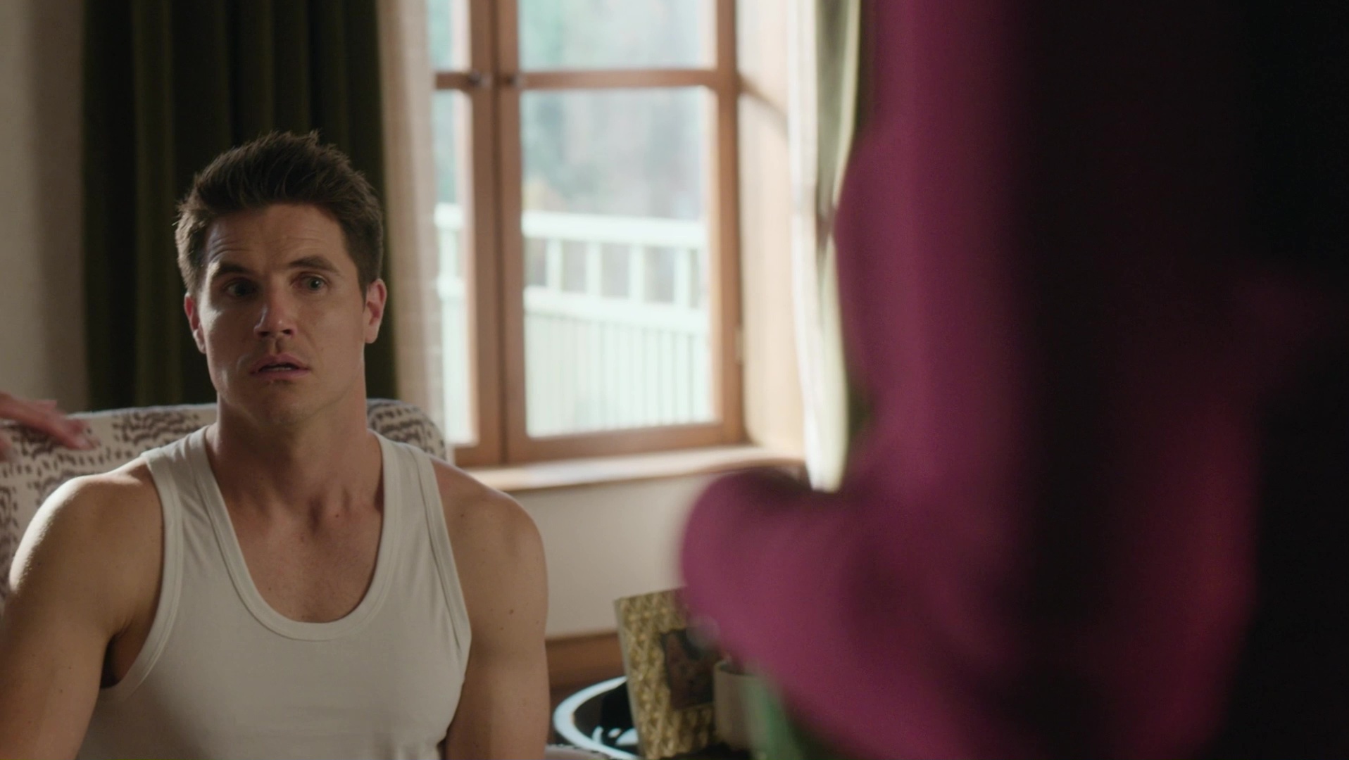 Auscaps Robbie Amell Shirtless In Upload 3 02 Strawberry