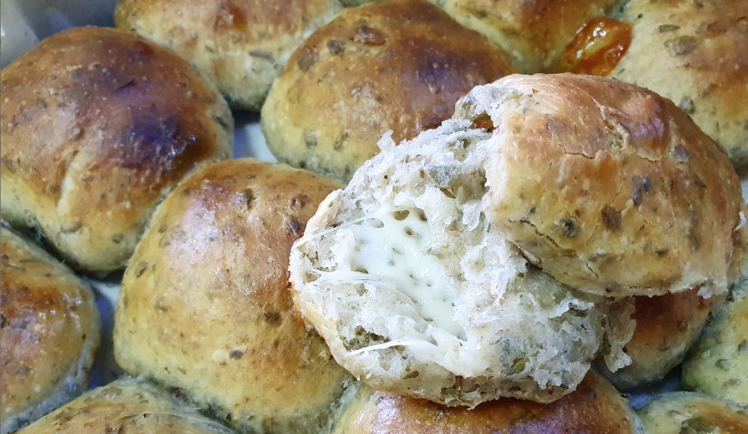 Maryams Culinary Wonders 1789 Zaatar Leaf Cheese Sourdough Buns