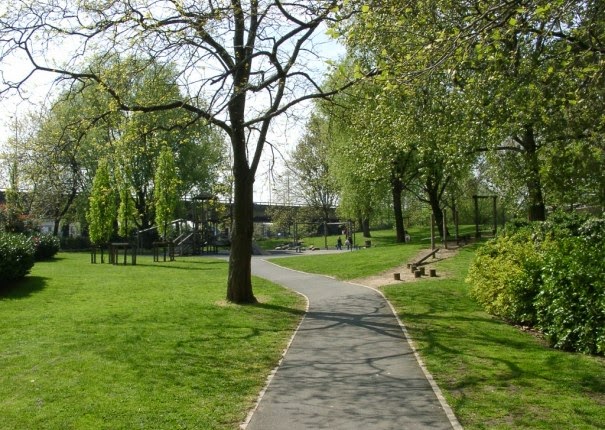 Taman Kota: TAMAN KOTA sebagai PARU-PARU KOTA Taman Kota: TAMAN KOTA sebagai PARU-PARU KOTA