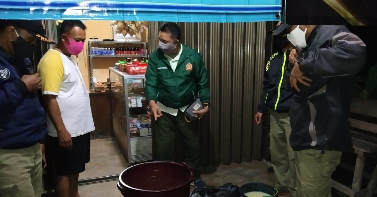 SATPOL PP KEMBALI AMANKAN TUAK DAN ARAK, PENJUAL SUDAH DUA KALI ... SATPOL PP KEMBALI AMANKAN TUAK DAN ARAK, PENJUAL SUDAH DUA KALI ...