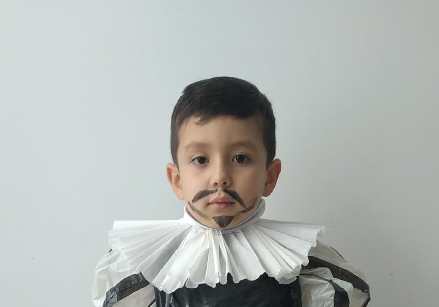 Disfraz miguel de cervantes con material reciclable. Disfraz miguel de cervantes con material reciclable.