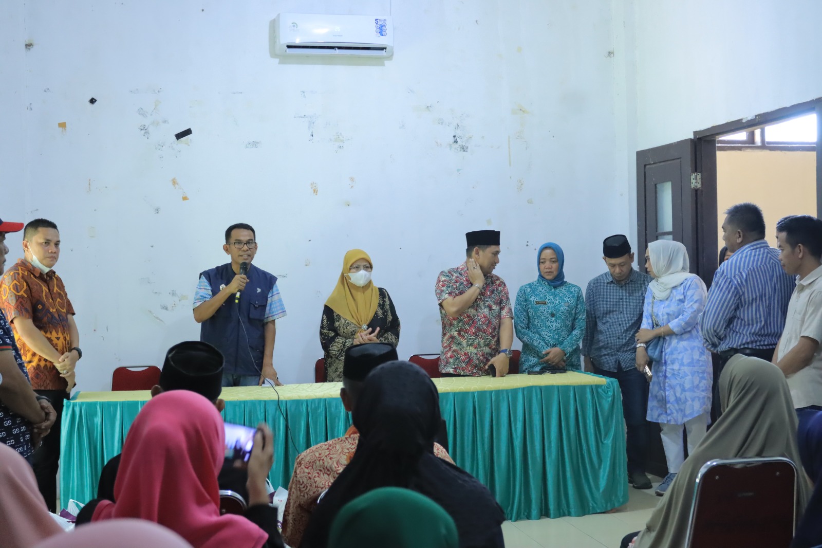√ Pj. Bupati Takalar bersama Pj. Ketua TP. PKK Bagikan Paket Berkah ... √ Pj. Bupati Takalar bersama Pj. Ketua TP. PKK Bagikan Paket Berkah ...