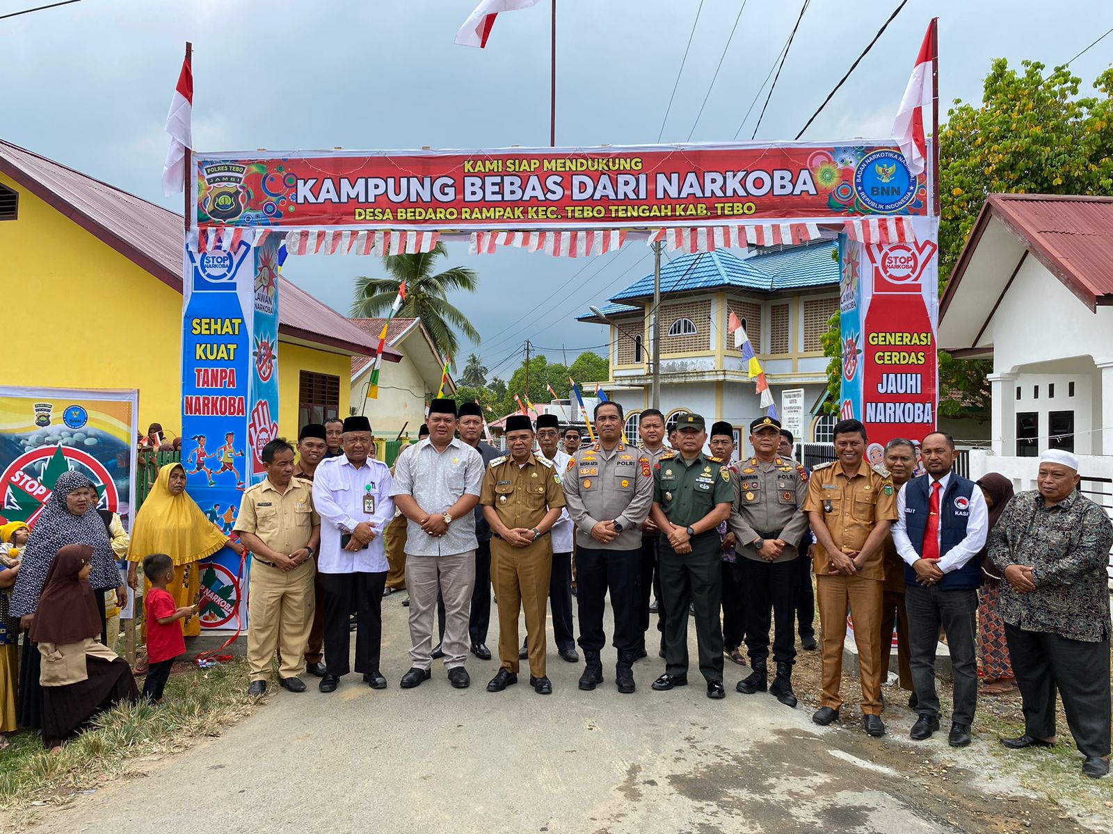 Launching Kampung Bebas Narkoba, Kapolres Tebo Harap Masyarakat Sehat ... Launching Kampung Bebas Narkoba, Kapolres Tebo Harap Masyarakat Sehat ...