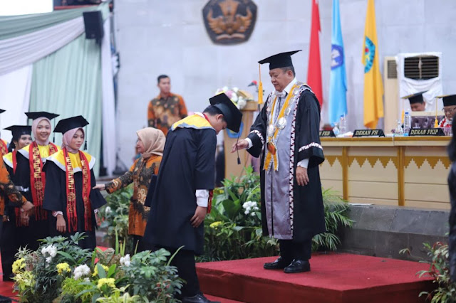 760 Mahasiswa Ikuti Wisuda Hari Kedua 760 Mahasiswa Ikuti Wisuda Hari Kedua
